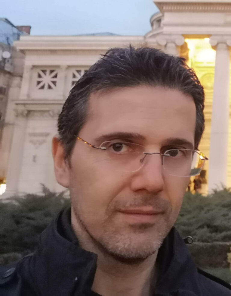 FLARE-Flying Arena Laboratory: Multirotor drones and mock-ups for ...